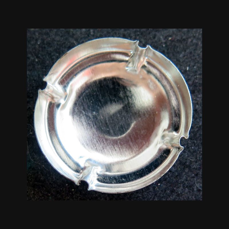 Capsule Muselet de champagne MIGNON Pierre PM n° 219 ctr blanc