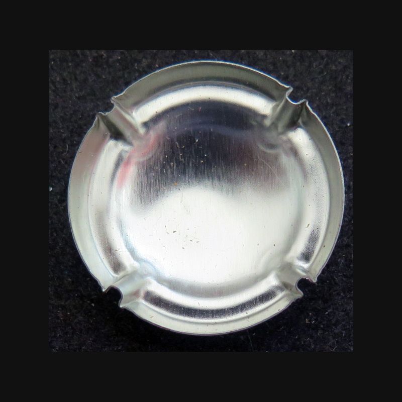 Capsule Muselet de bouteille de champagne LE GOUIVE P. et F. n° 22c crème