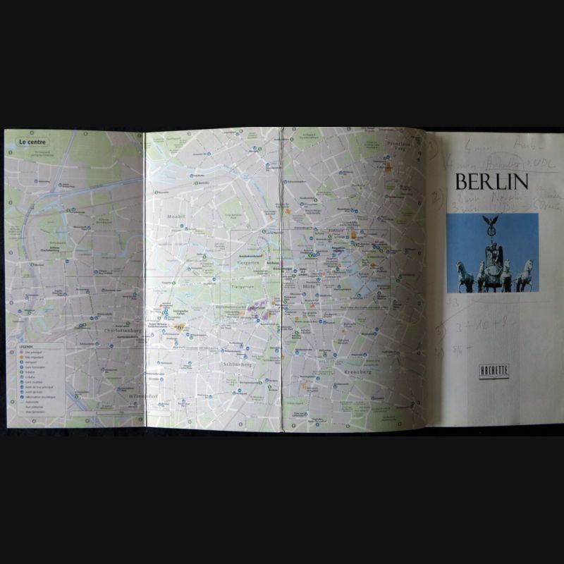 Guide de voyage pour aller àl'essentiel Top 10 Berlin Hachette