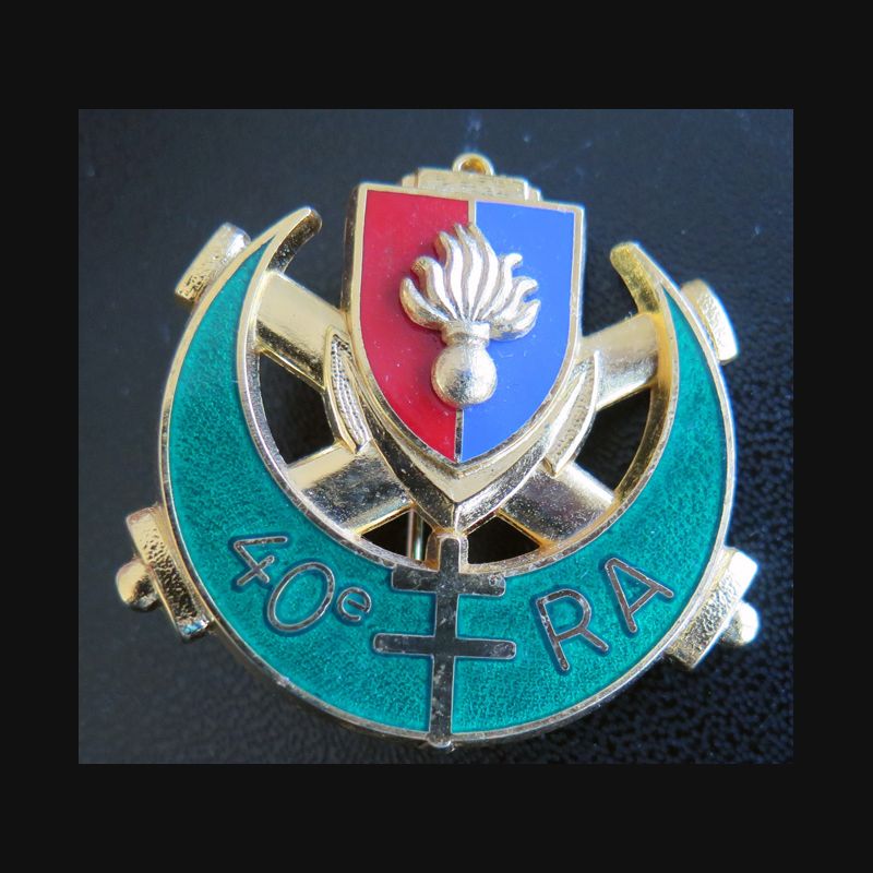 Insigne métallique 40° régiment d'artillerie 40° RA delsart canons