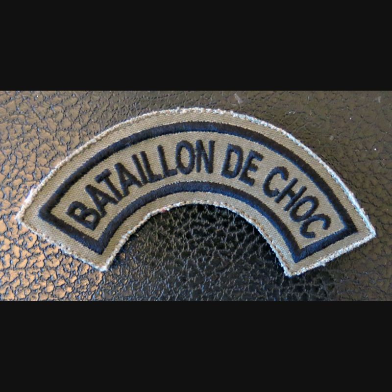 TITRE D'EPAULE (banane) : modèle du 1° Bataillon de Choc dos velcro