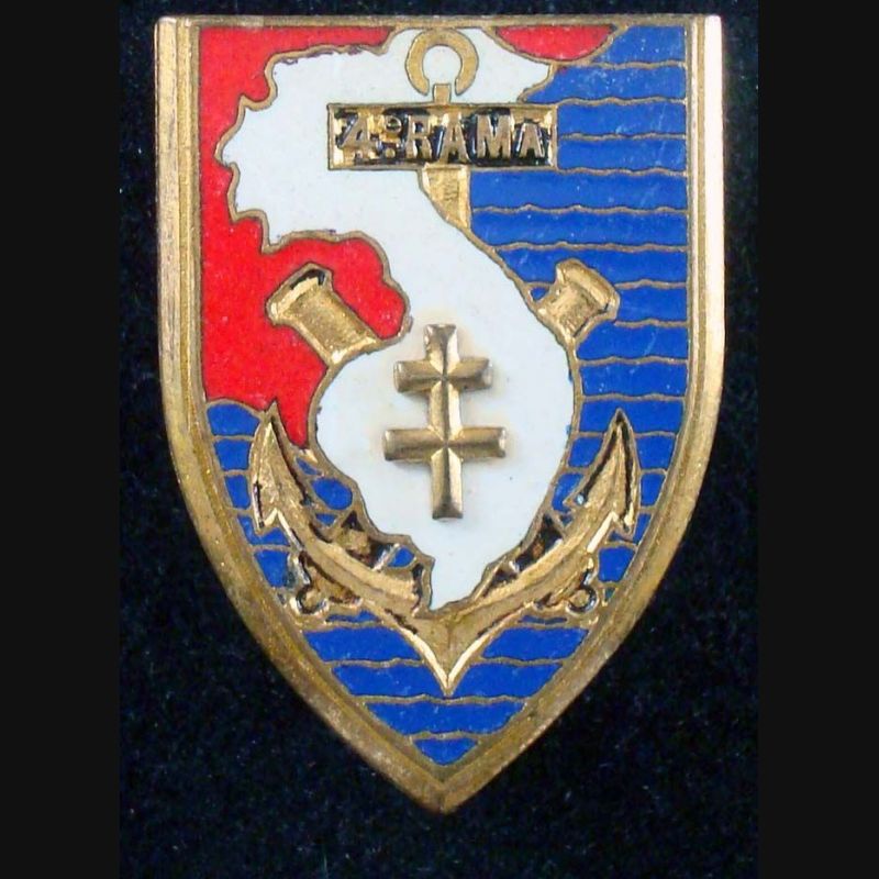 Insigne métallique du 4° régiment d'artillerie de marine Drago