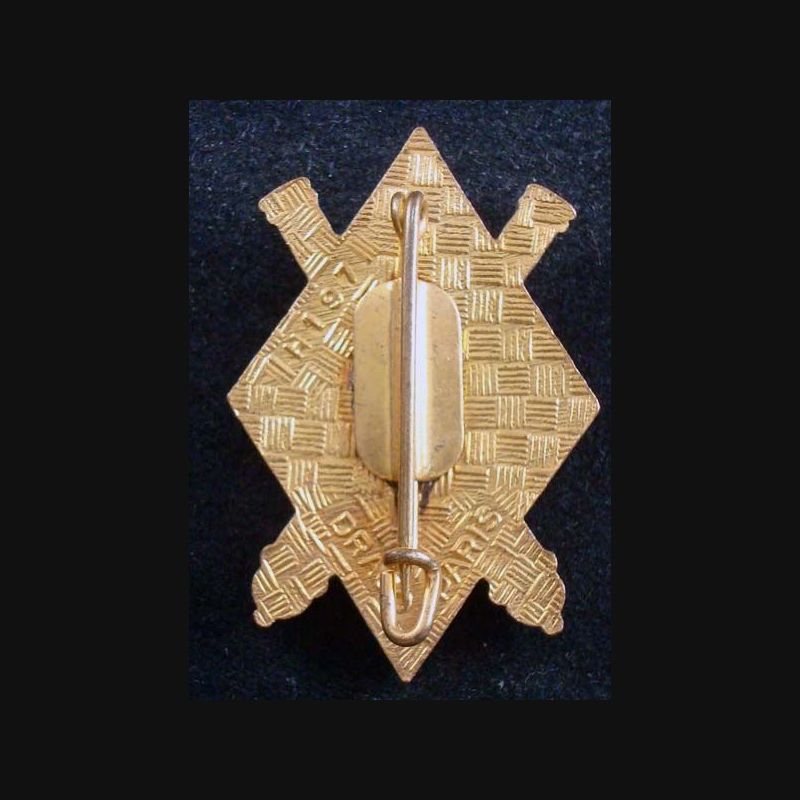 Insigne du 68° régiment d'artillerie de fabrication Drago H. 197